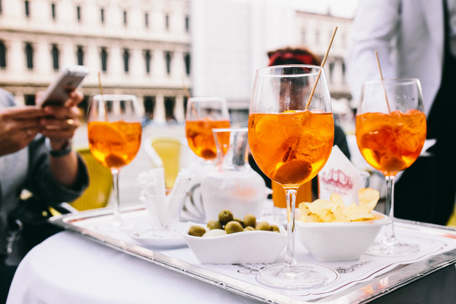 酒吧管理101:提高效率与POS - l - bv1946伟德手机版,伟德国际备用地址下载